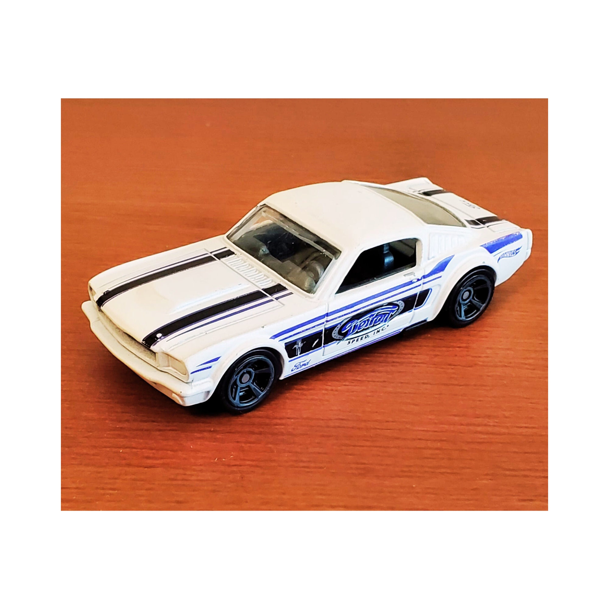 2000s Hot Wheels Diecast Ford Mustang, 1:64 1965 White Mustang Fastback ...