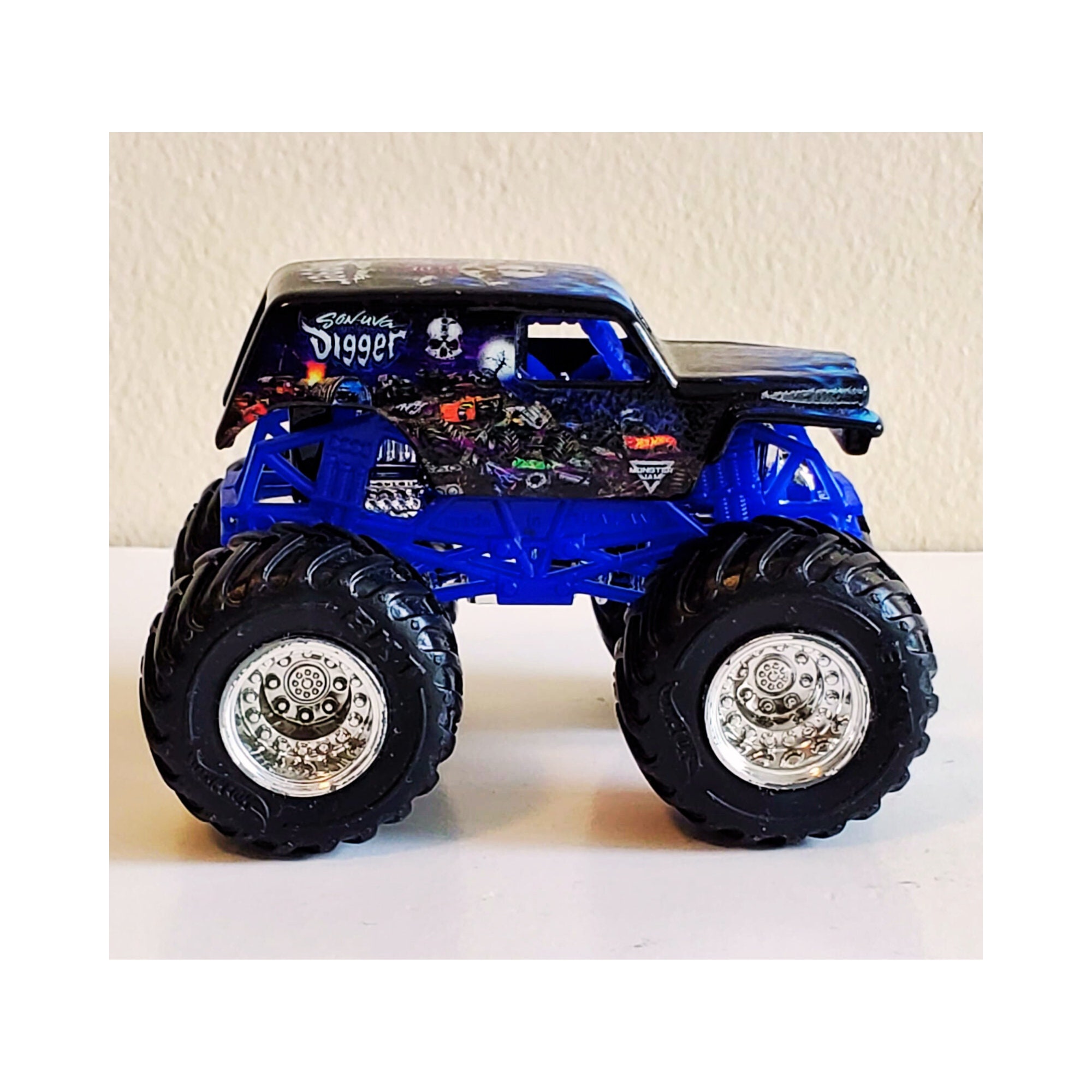 Diecast Monster Truck Jeep, Sonuva Digger, Black Skull Monster Truck, 1 ...