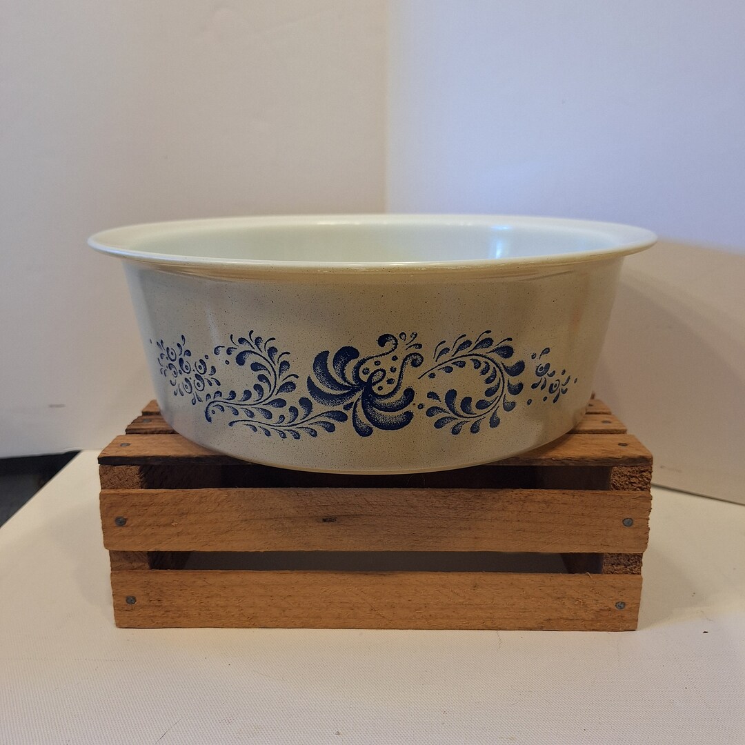 Vintage 1970s -- Pyrex -- Homestead Pattern -- Big Bertha -- 4 Quart ...