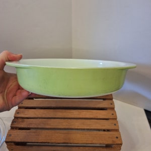 Vintage 1950s -- Pyrex -- Lime Green -- 8 Inch Cake Dish -- Round Glass ...
