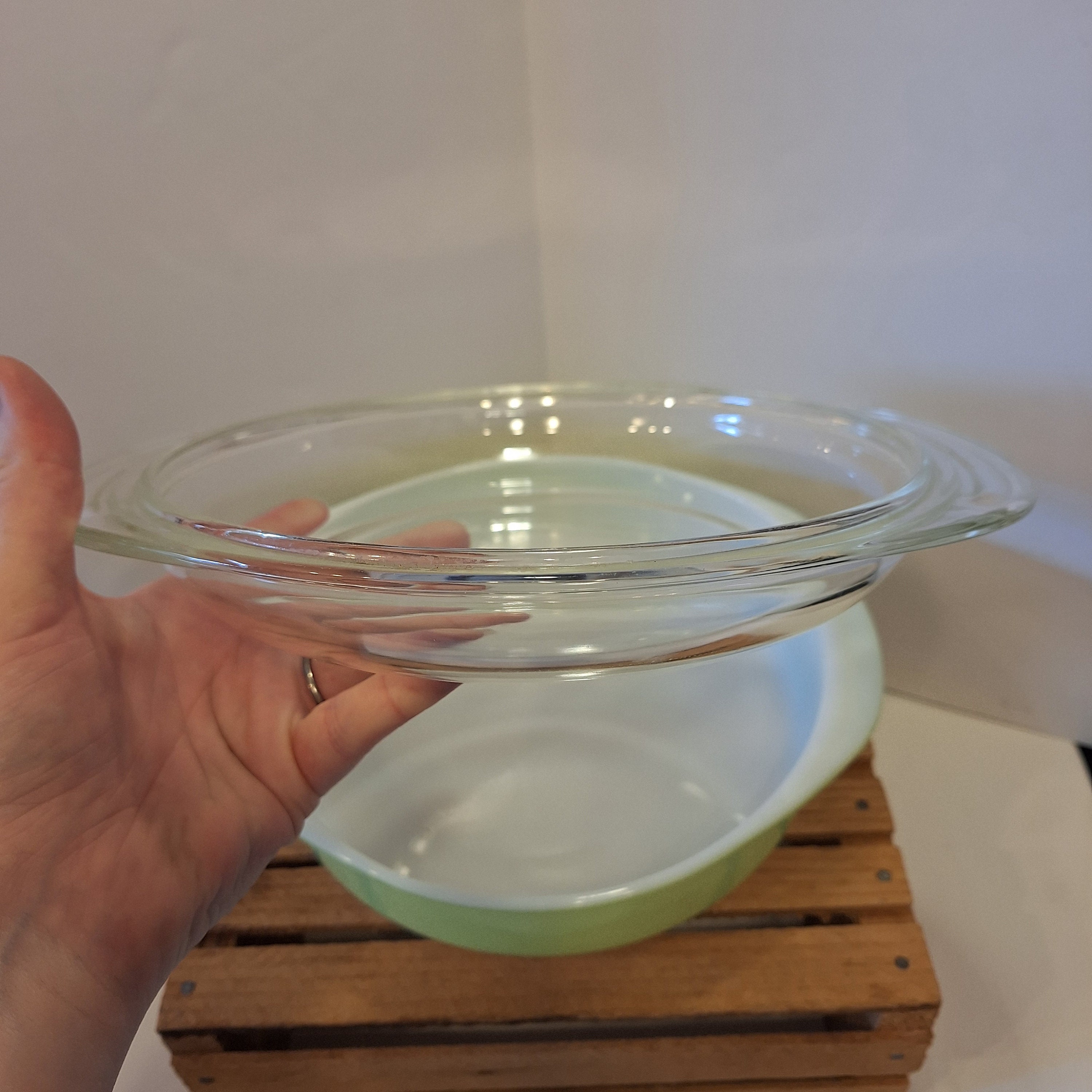 Vintage 1950s Pyrex Lime Green 8 Inch Cake Dish Round Glass Lid 221 684 ...