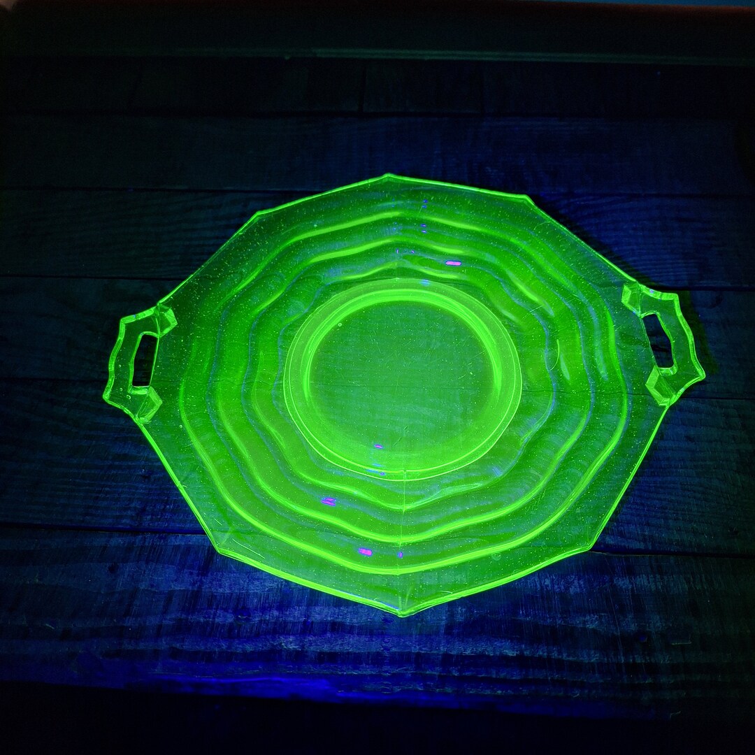 Vintage 1920s -- Jenkins Glass -- Ocean Wave Green -- Handled Cake ...