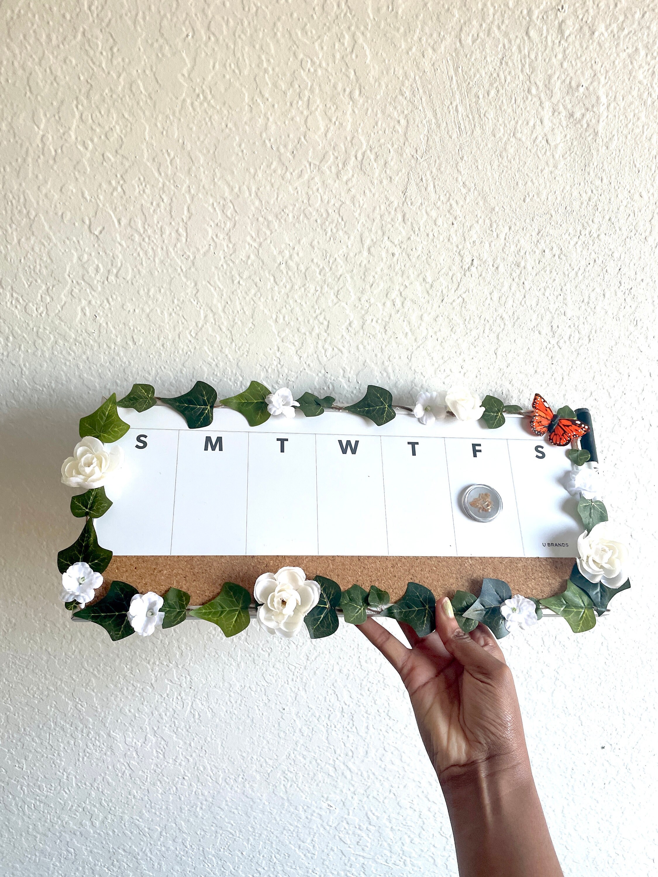 Dry Erase Week Calendar With Ivy and White Flowers - Etsy