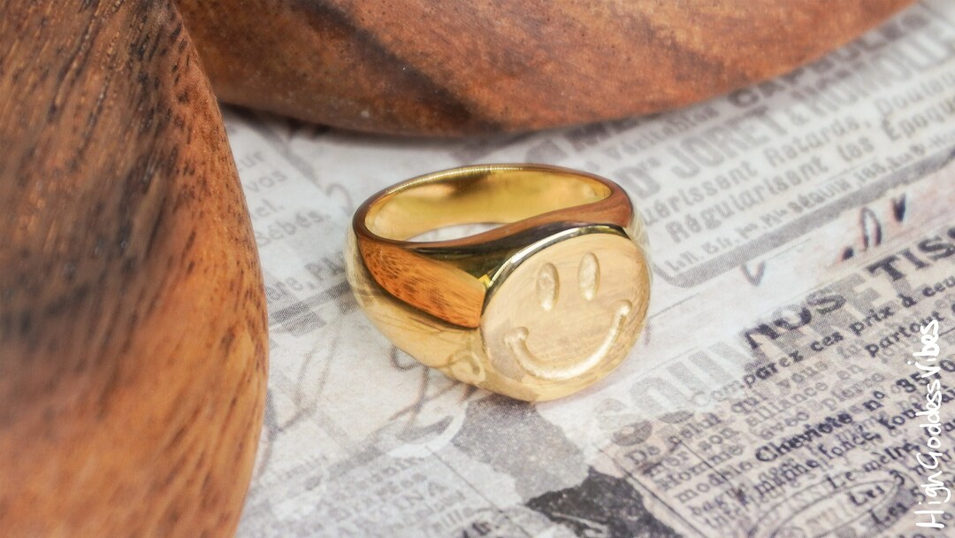 Smiley Face Signet Ring ~ Engraved Solid Chunky Happy Positive Energy ...