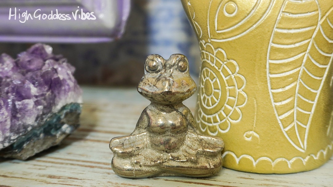 Meditating Crystal Frogs Natural Stone Carved Statue, Meditative ...