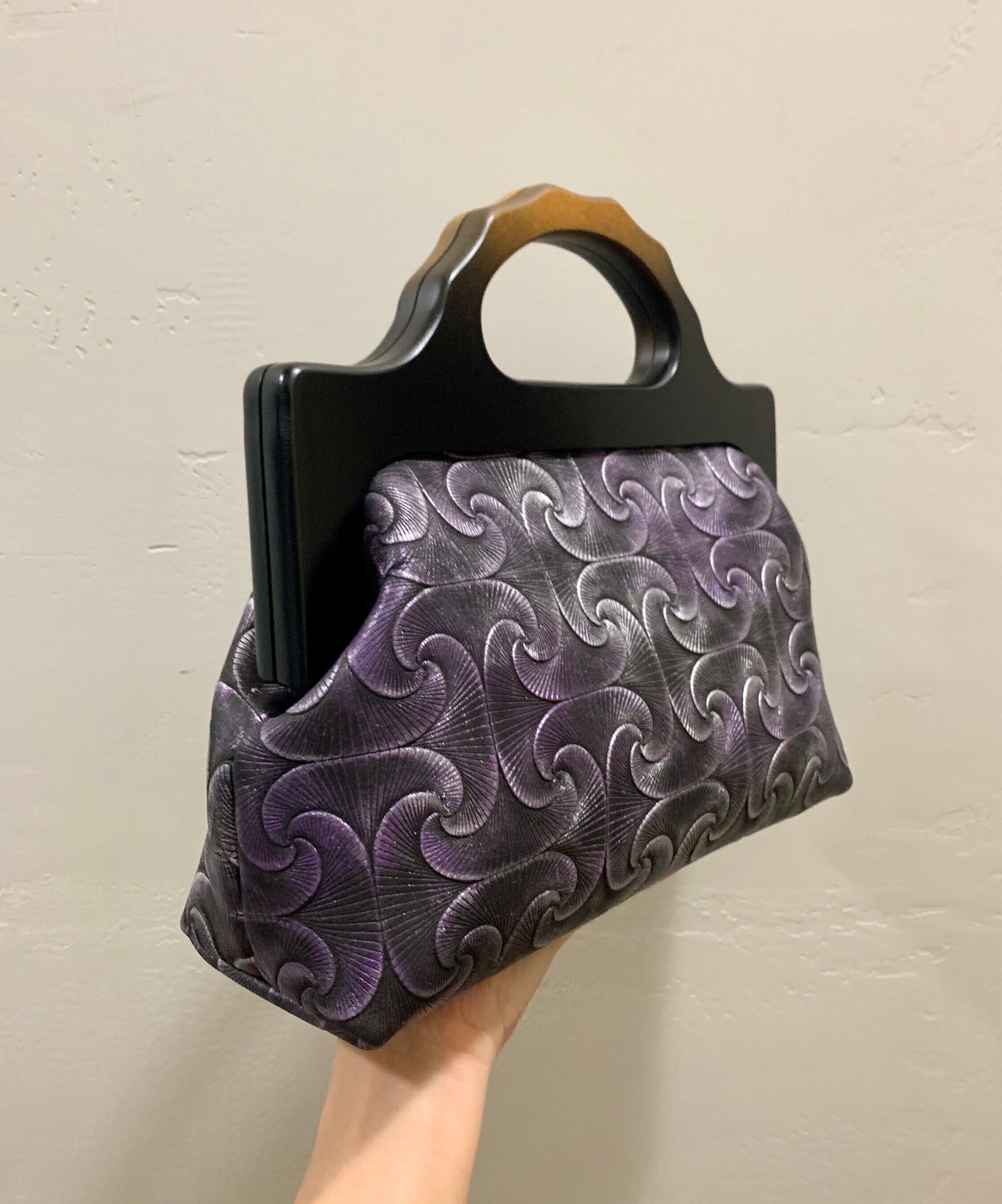 Handmade Genuine Embossed Leather Gradient Metallic Wooden Frame Bag ...