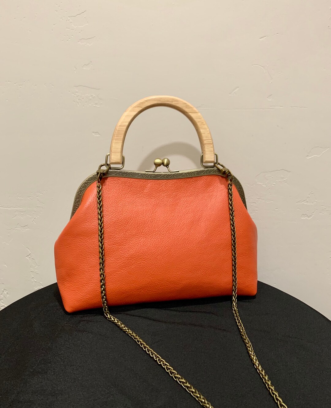 Vintage Style Handmade Genuine Premium Leather Wood Handle Kiss-lock ...