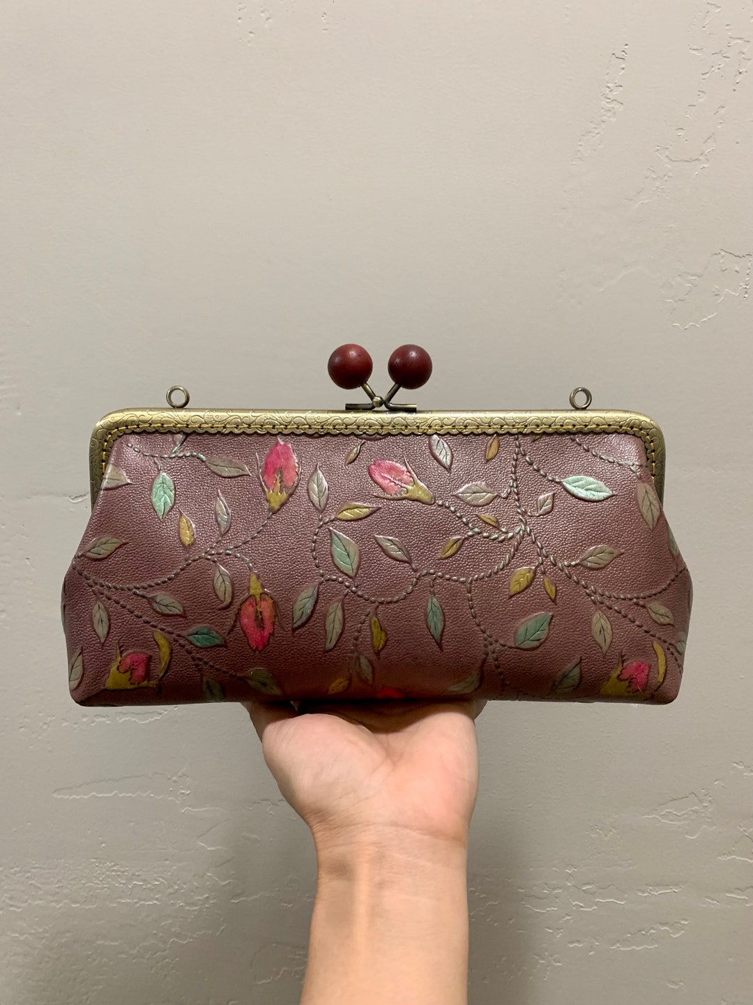 Handsewn Genuine Leather Wooden Ball Kisslock Clutch/shoulder Bag ...