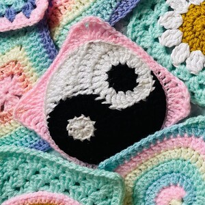 Yin Yang Granny Square Crochet Pattern: Boho Motif (digital PDF Only ...