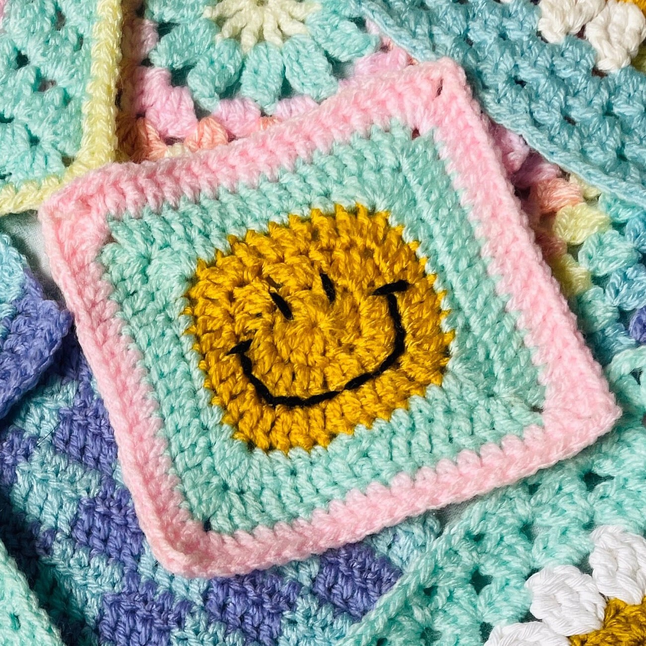Smiley Face Granny Square Crochet Pattern: Retro Boho Motif (digital ...