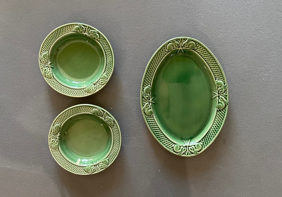 Green Bordallo Bunny With Lattice Dishes and Serving Dish. Sold ...
