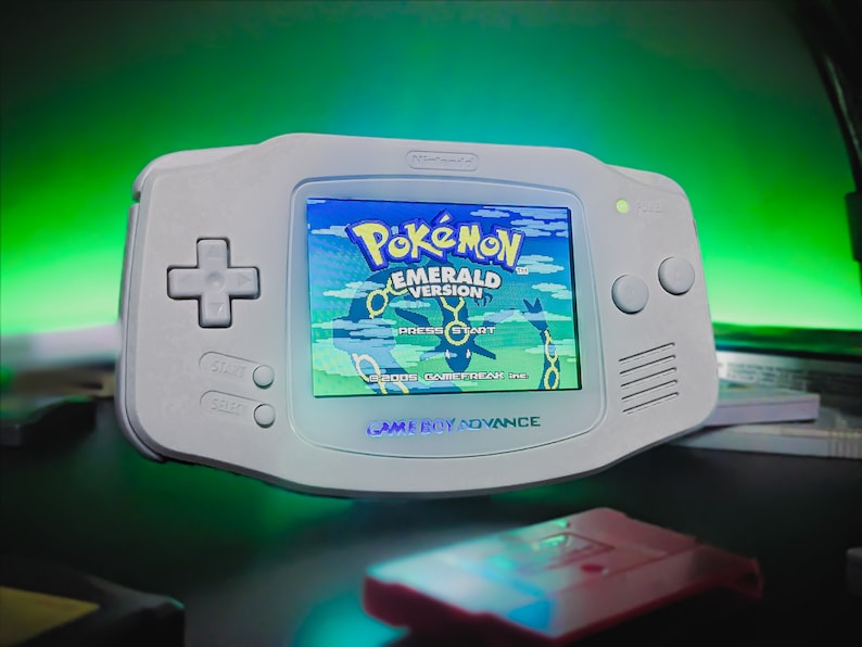 Gameboy Advance Pure White Modded - New Backlit Screen, Shell, Buttons ...