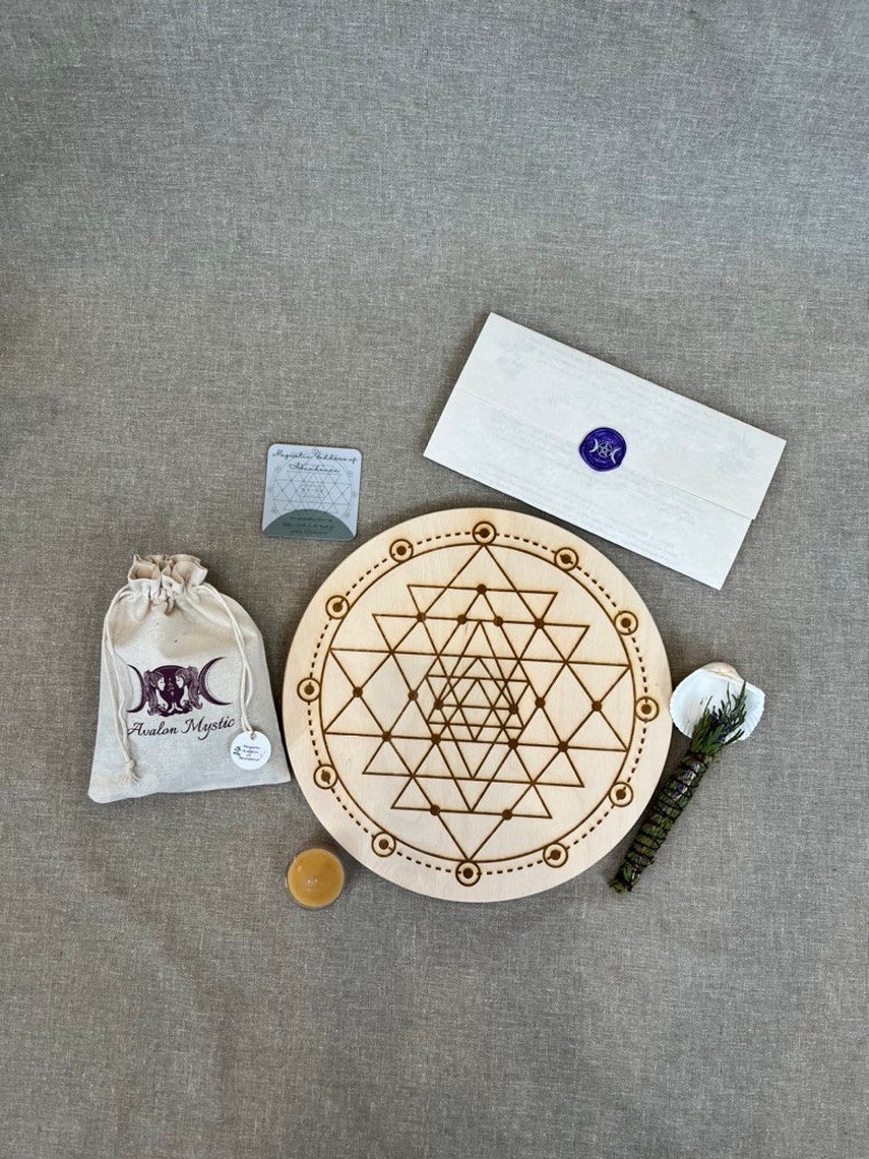Crystal Grid for Money, Abundance and Success Magnetic Goddess of ...