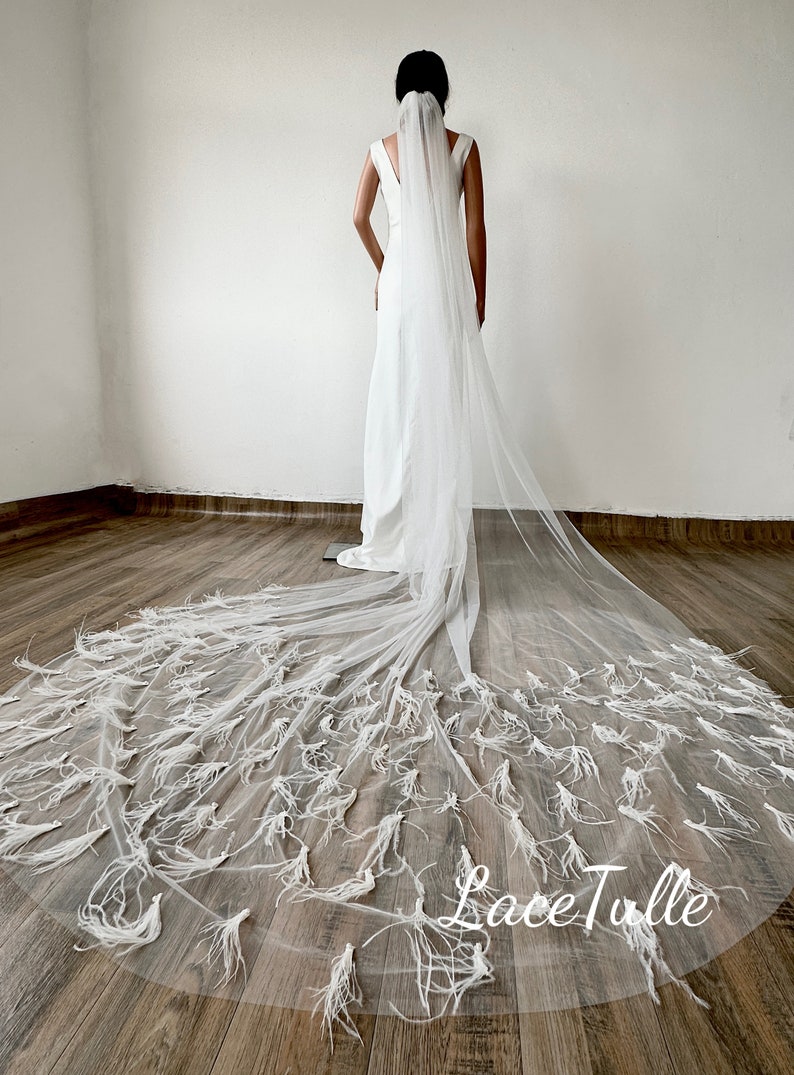 Bridal Veil With Feathers at the Bottom|a Layer of Veil|cathedral Veil ...