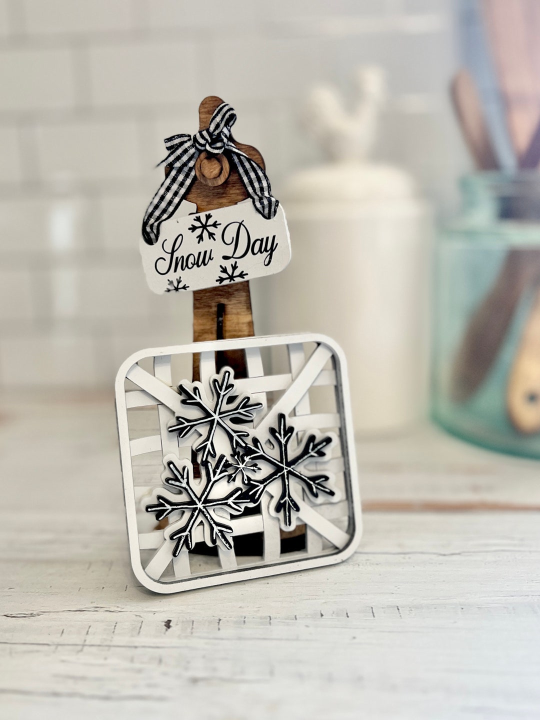 Snowflakes in Tobacco Basket With Mini Sign "snow Day" Glowforge, Laser ...