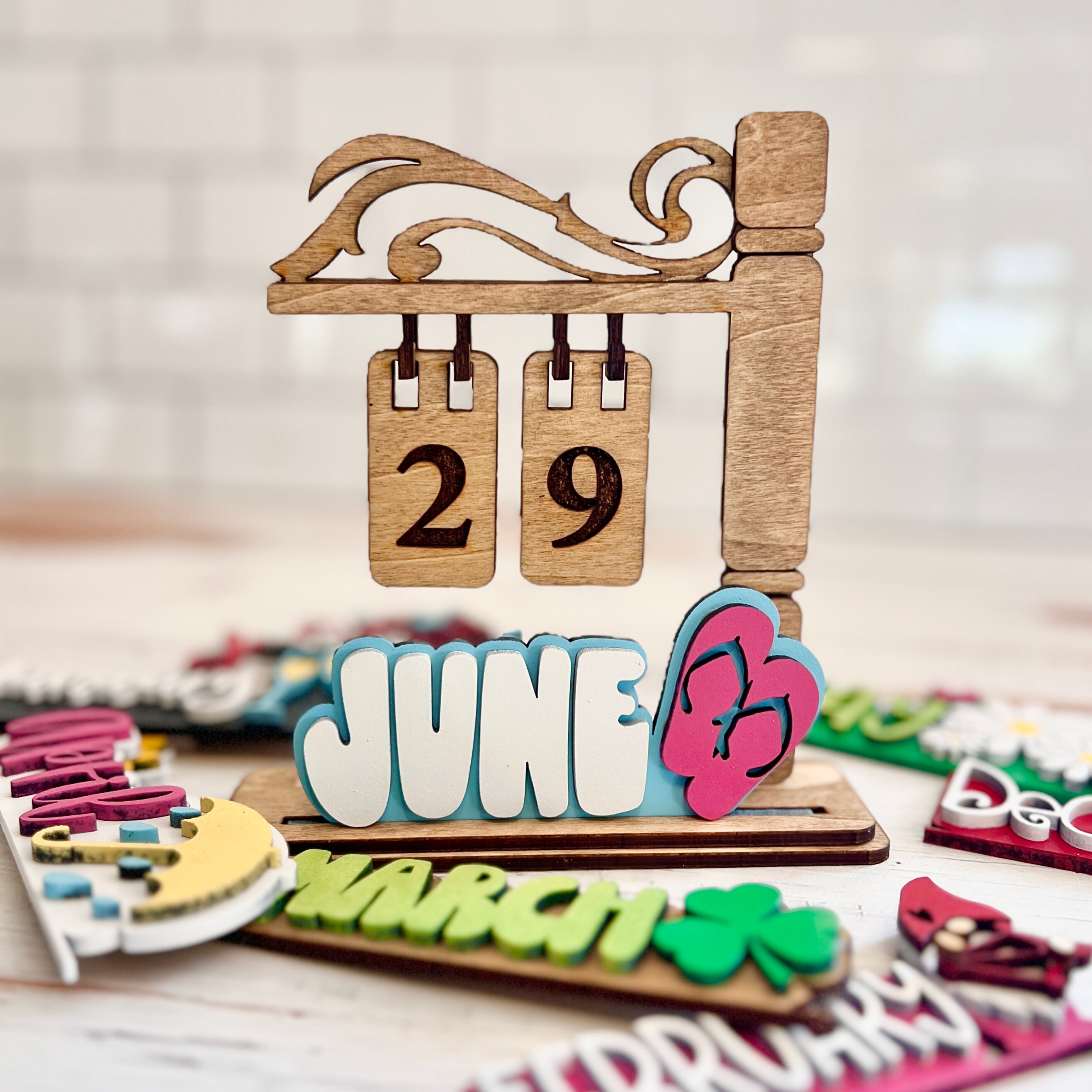 Interchangeable Calendar 9 Inch, Includes Stand, Numbers, & All 12 ...