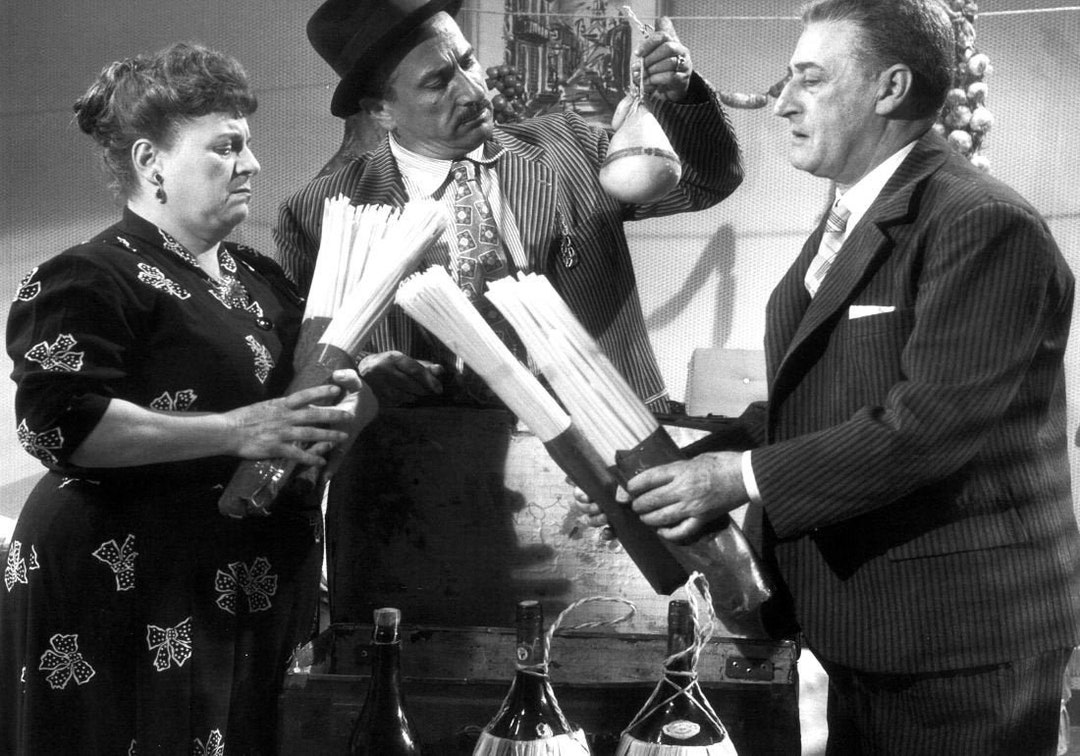 Canvas Poster Eat Spaghetti Art. 29 Totò, Peppino and the Bad Girl Free ...