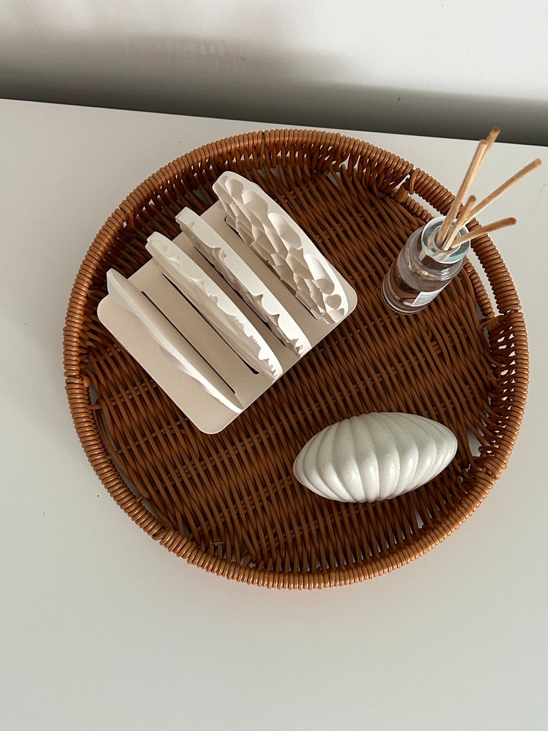 Round Rattan Tray, Scandi Boho Home Décor Basket for Coffee Table ...