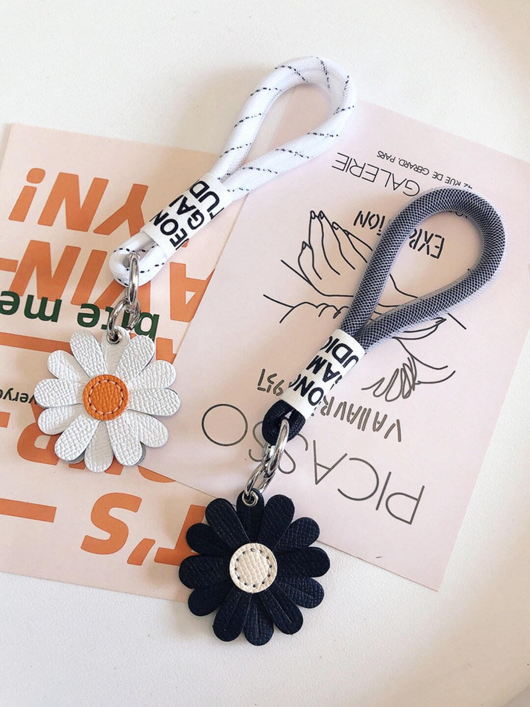 Leather Small Daisy Flower Car Keychain Pendant Couple Gift ...