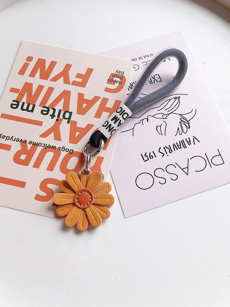 Leather Small Daisy Flower Car Keychain Pendant Couple Gift ...