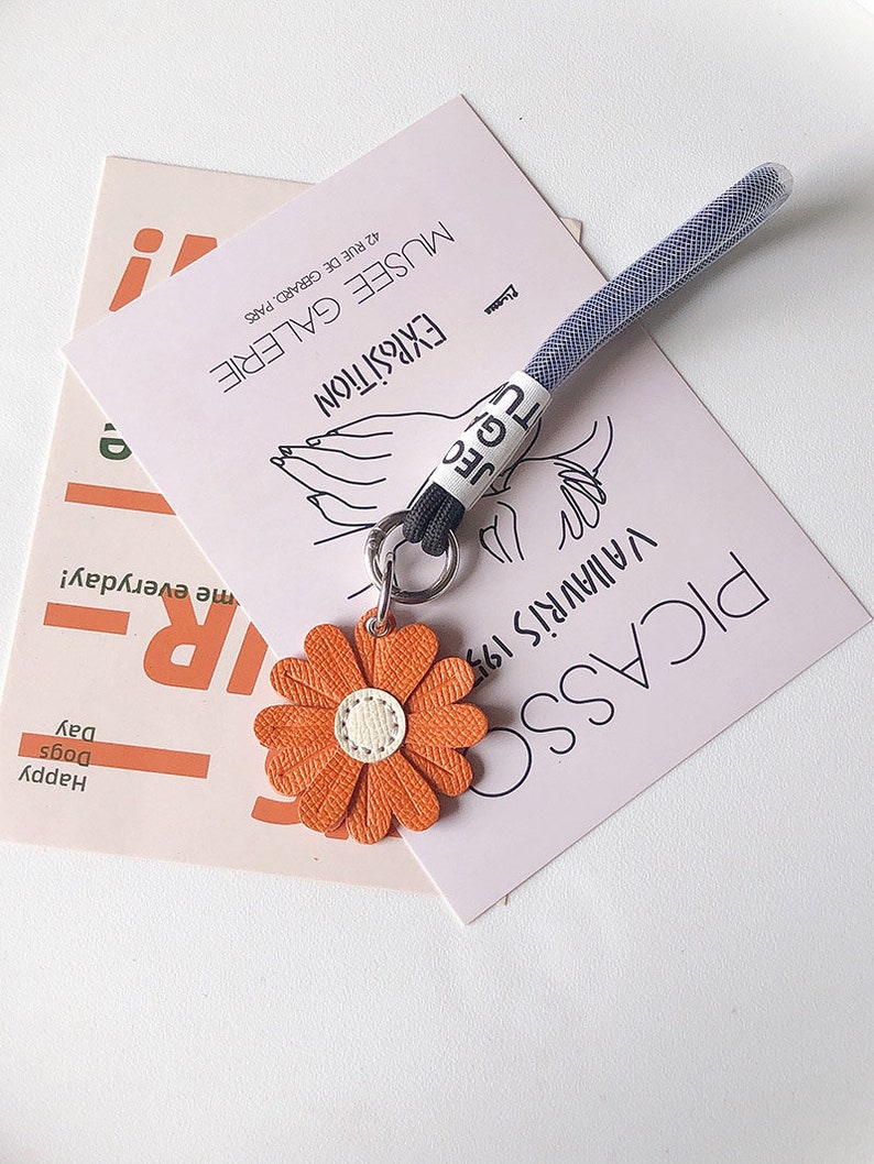 Leather Small Daisy Flower Car Keychain Pendant Couple Gift ...