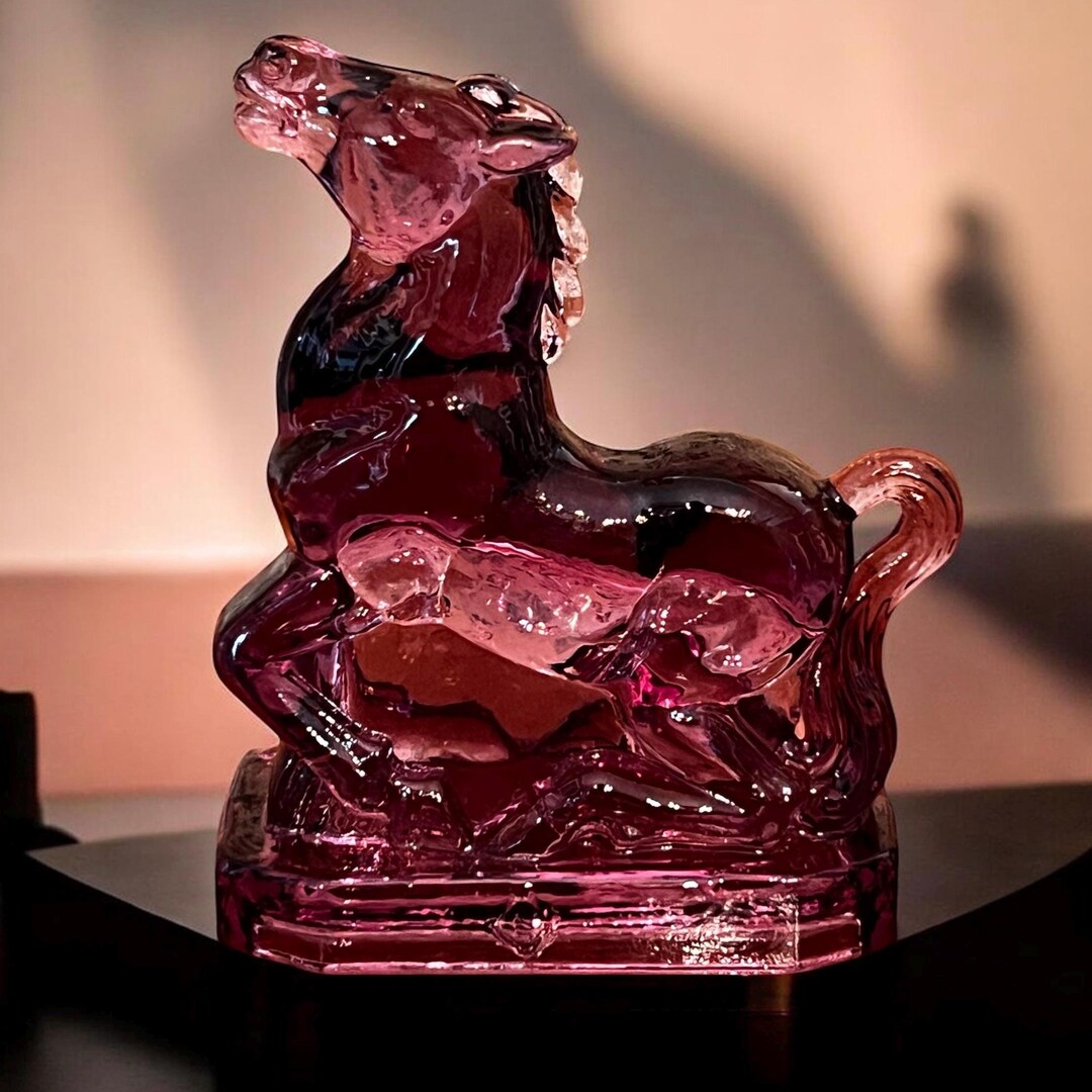 Boyd Glass Purple Vaseline Uranium Horse UV Reactive GLOWS! - Etsy