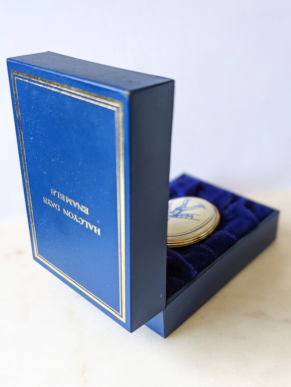 Antique Halcyon Days Enamels Blue and Gold Illustrate… - Gem