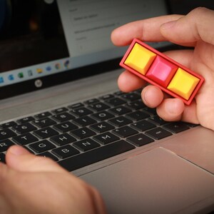 3 Key Keyboard Fidget Toy Customizable Desktop Keycap Fidget - Etsy