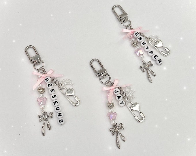 Customizable Pink Coquette Kpop Keychains - Etsy
