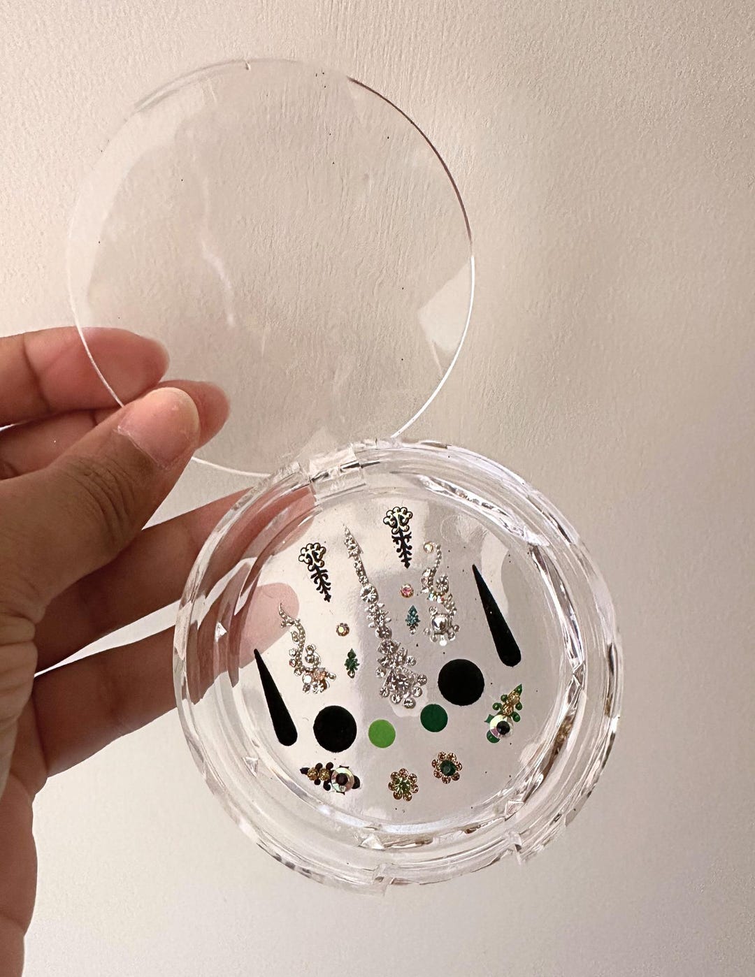Bindis in Clear Diamond Design Compact Case Reusable Silver Crystal ...