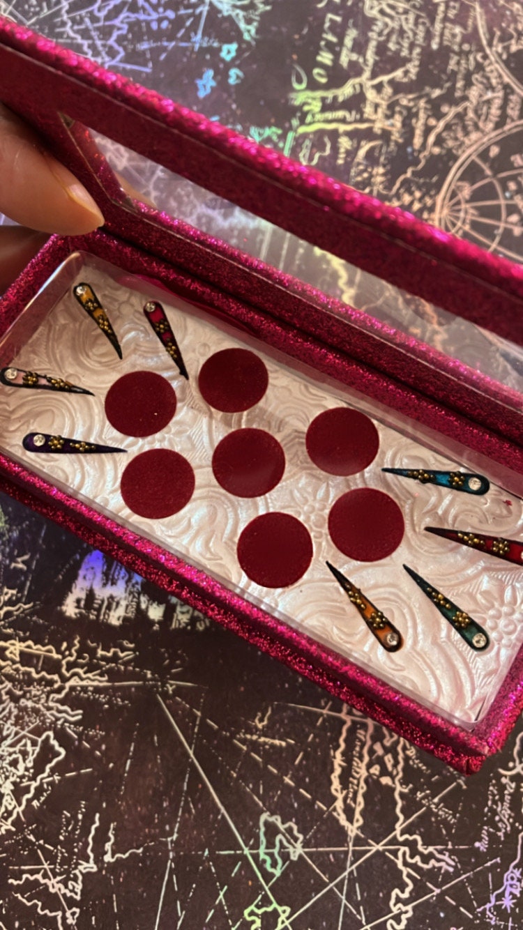 Ancient Rajasthani Indian Jewels Red Dot Classic Large Bindi With ...