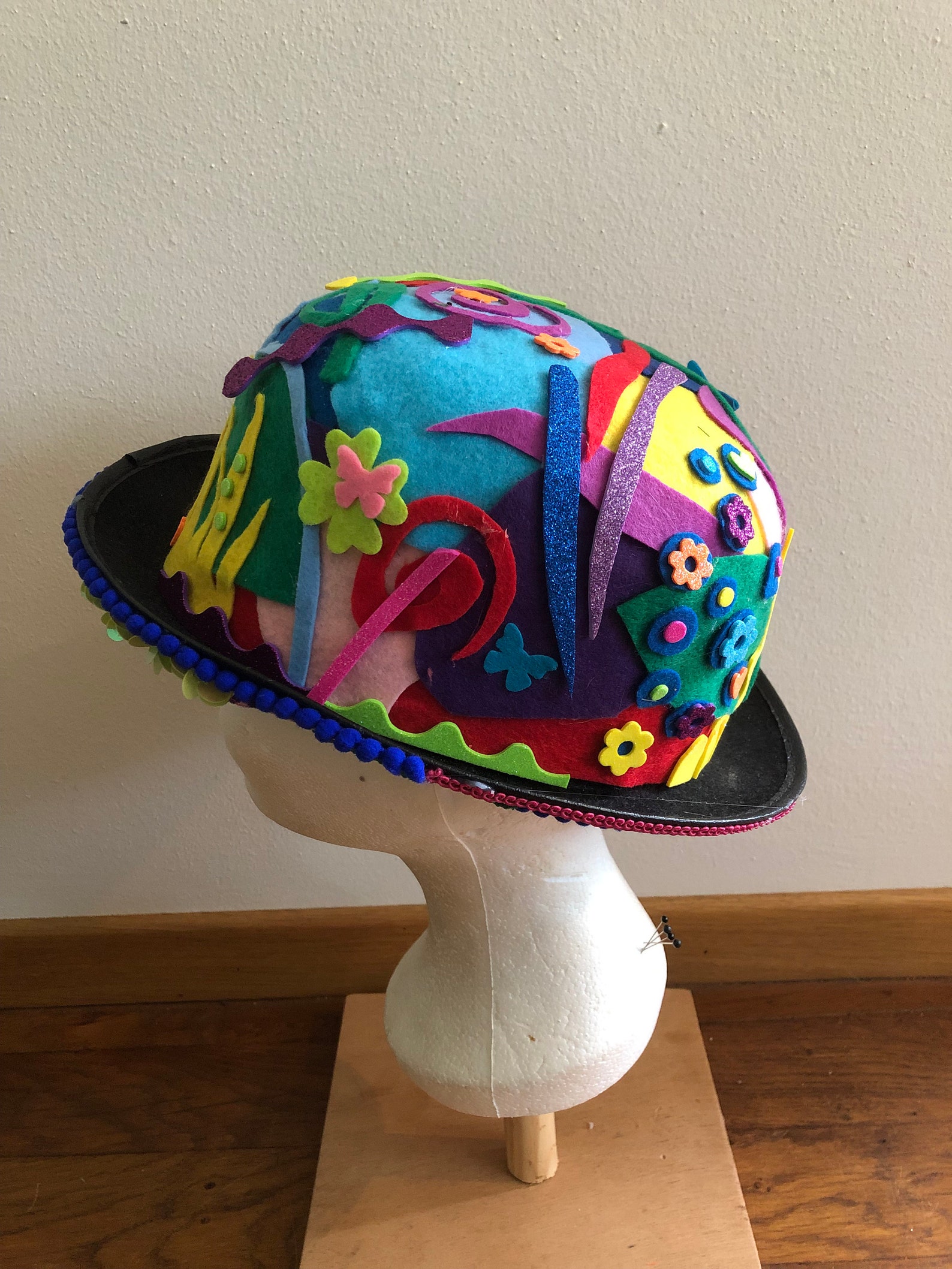 Bowler Hat Decorated With Felt and Glitter Foam in All Kinds of Colors ...