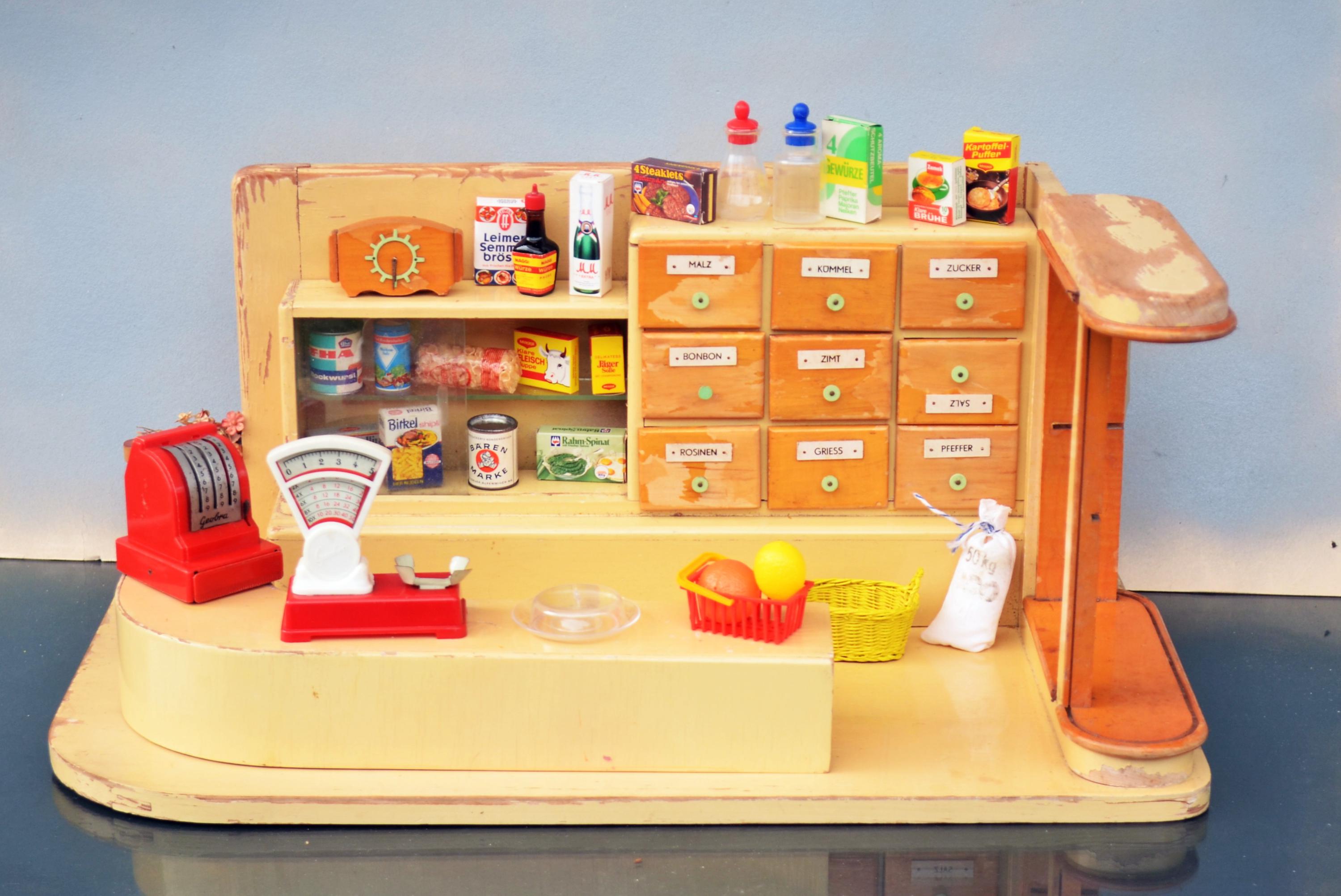 Merchant Shop Moritz Gottschalk Set of Miniatures for Dolls' House in ...
