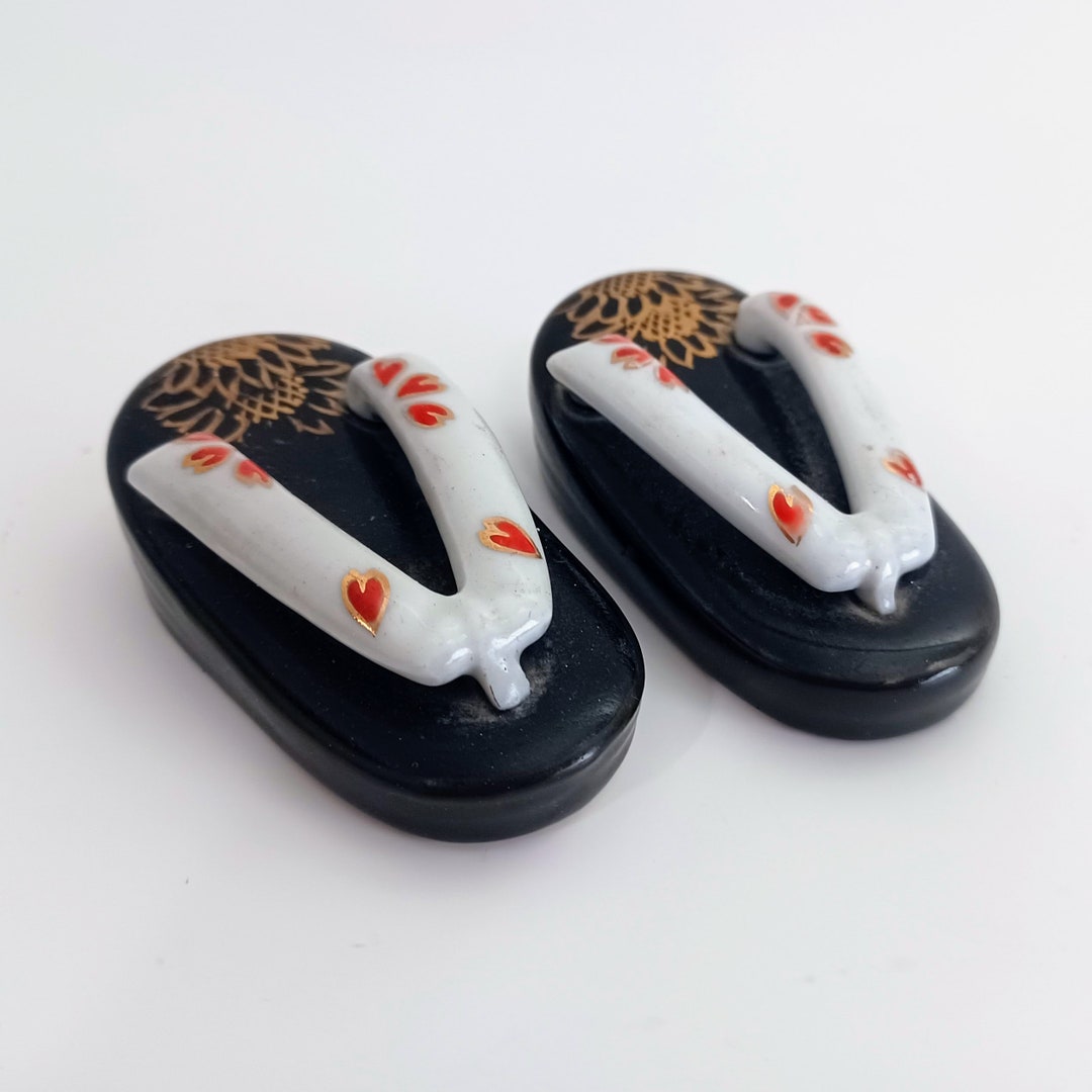 Vintage Japanese Geta Salt and Pepper Shaker Set | Collectible Mid ...