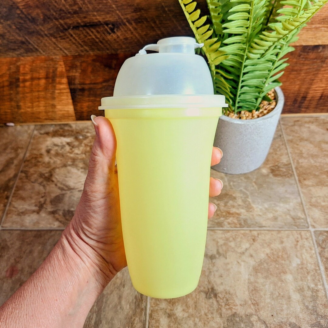 4-piece Vintage Tupperware Quick Shake Blender, Gravy Mixer, Salad ...