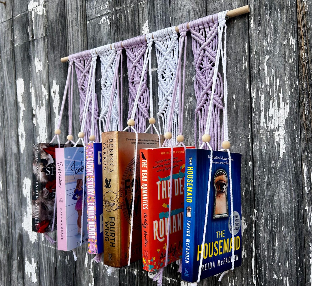 Custom Macramé Book Hanger - Etsy