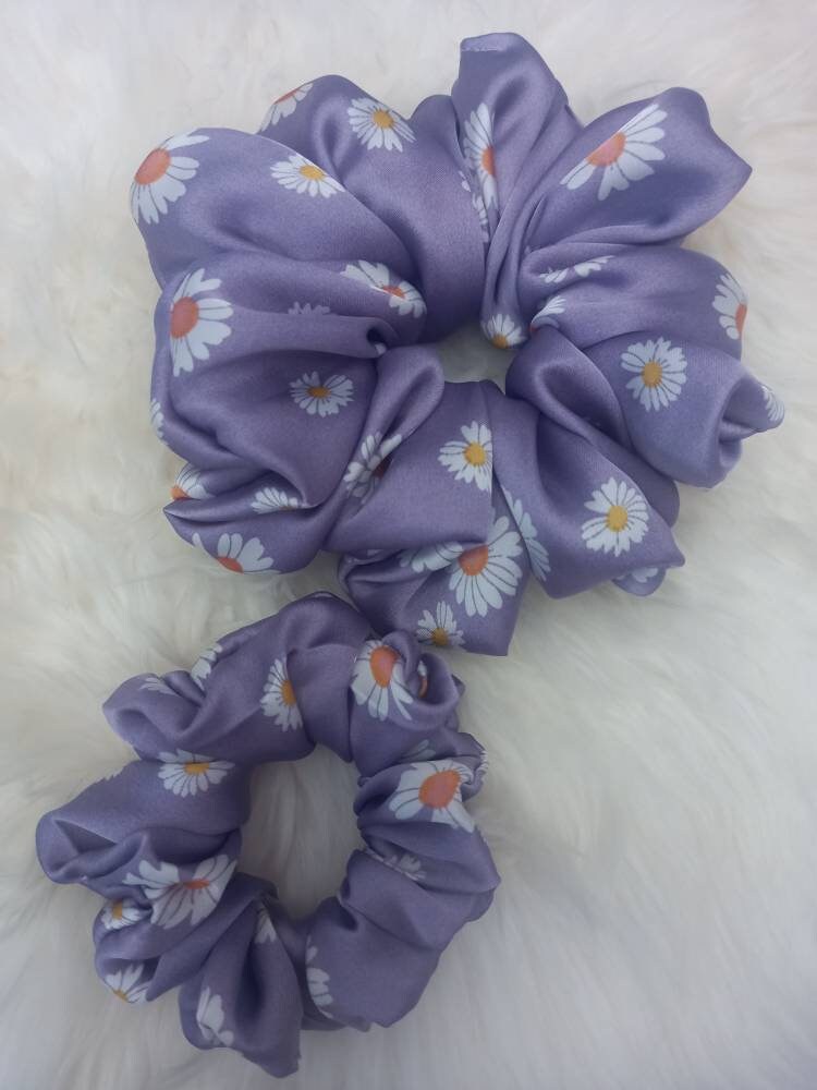 Daisy Scrunchies / Giant Scrunchie / Hair Accessories / Gift Set / Floral Hair - Etsy