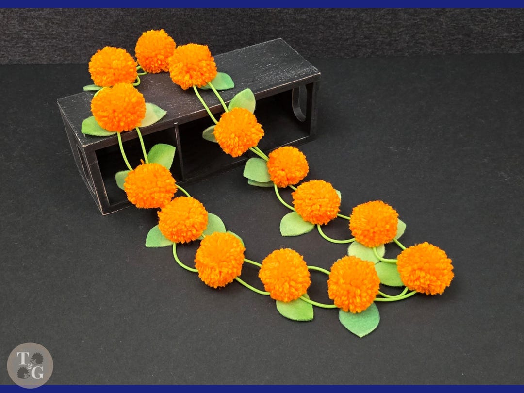 Sweet Orange Pom Pom Lei | Fall Dinner Party Favor | Pumpkin Party Idea ...