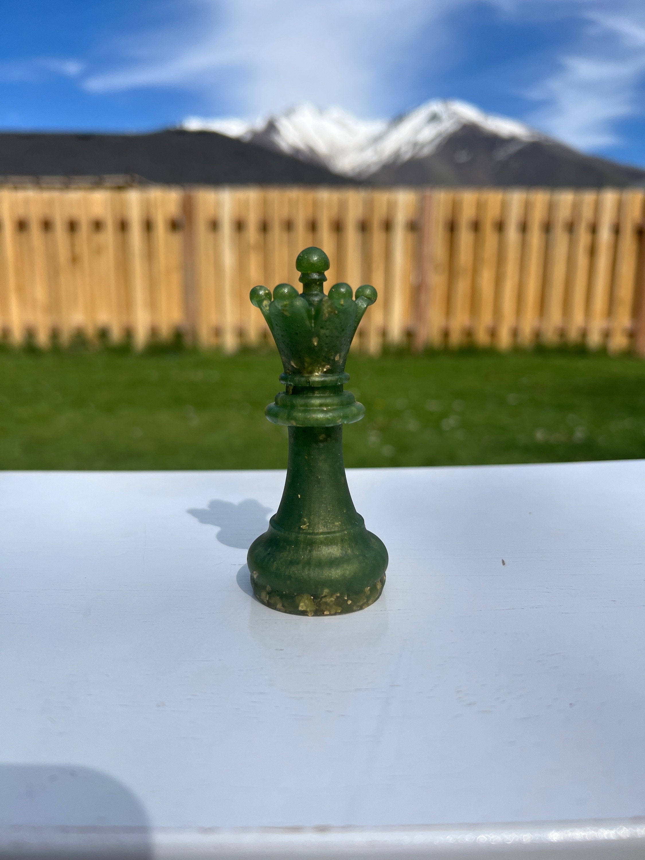 Green and Gold Chess Pieces Queen and King Chess Piece Resin Cake ...