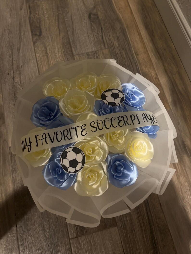 Soccer Ramo Buchon | Flower Bouquet - Etsy