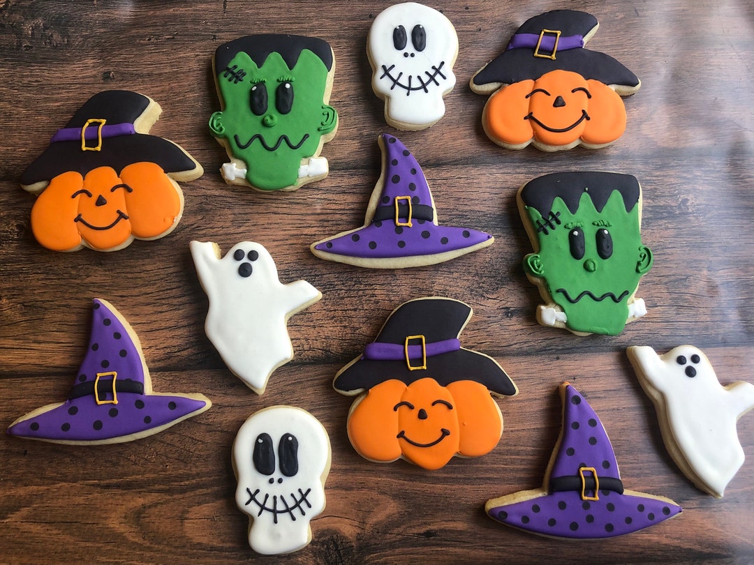Halloween Themed Decorated Sugar Cookies/ Halloween Characters Iced ...