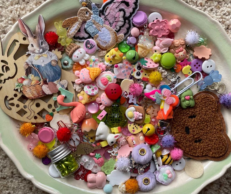 Spring Mystery Craft Confetti Scoop: Easter Scrapbook Junk Journal - Etsy