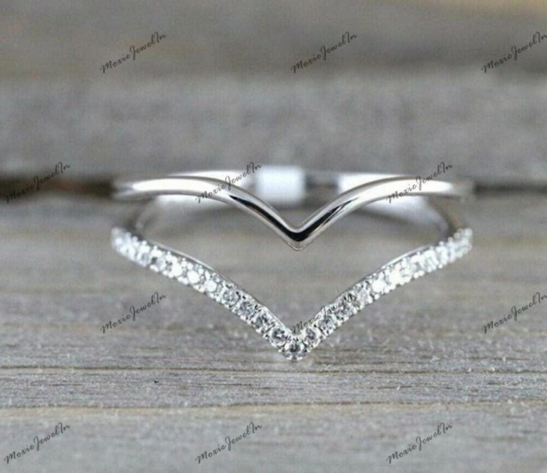 Double V Shape Ring, Chevron Band, V Shape Ring, Round Colorless ...
