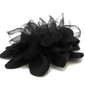 Black flower pin accessories store