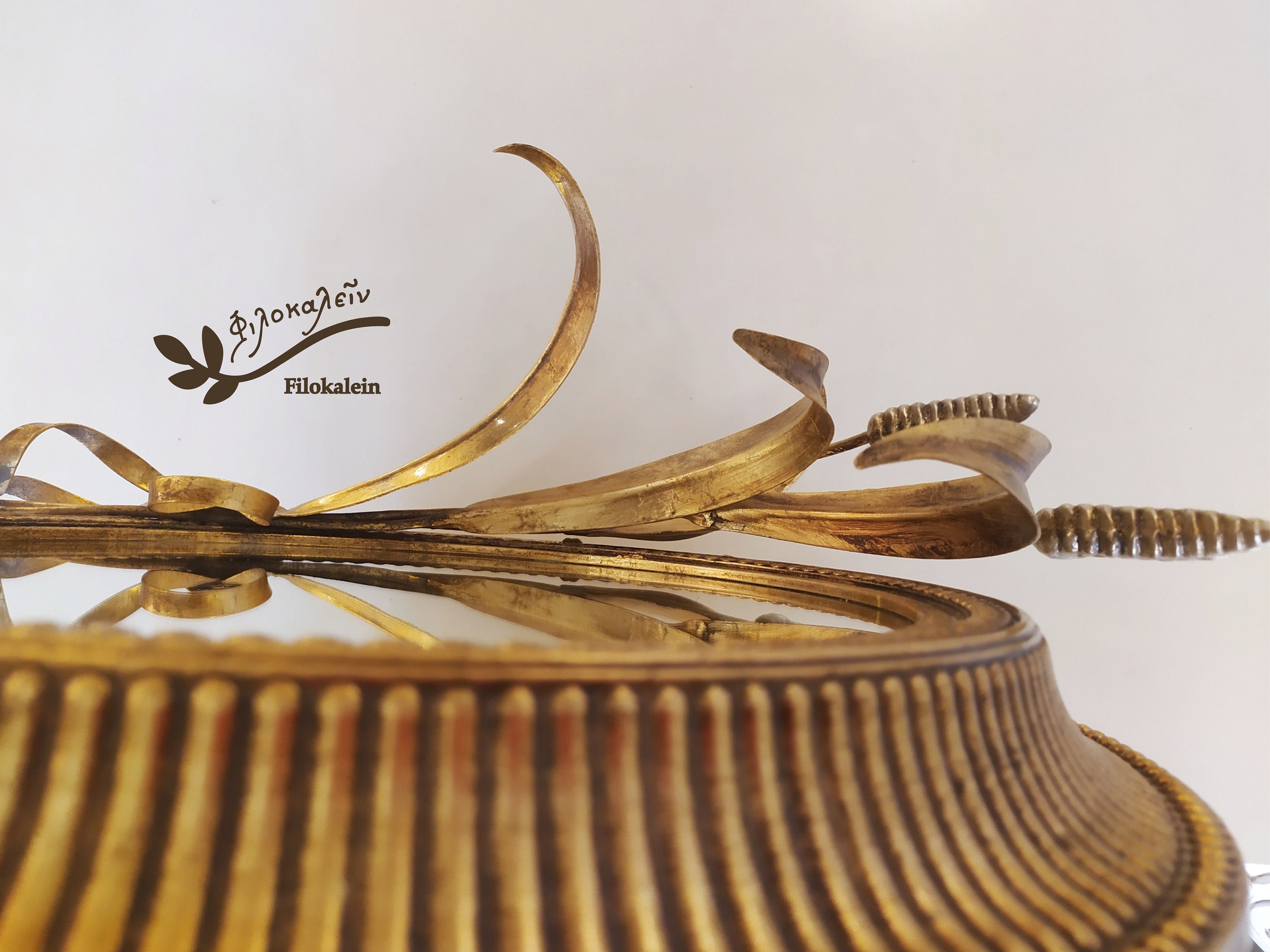 Gold Metal Wall Mirror With 3D Corn Leaves, Art Deco Shiny Gold Round ...