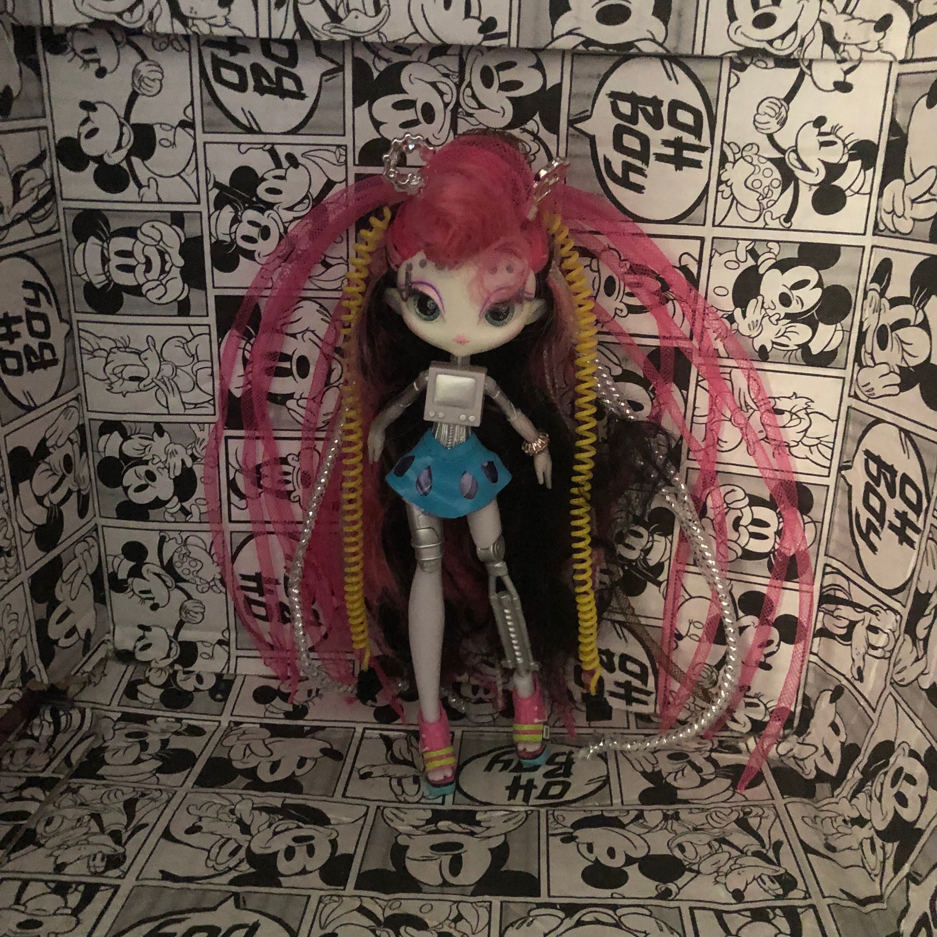 Novi Star Roe Botik Pink Fashion Doll Alien MGA - Etsy