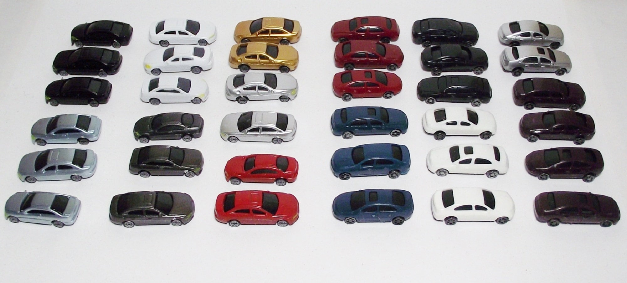 N Scale Plastic Model Cars in Several Colors and Styles-32 Cars per ...