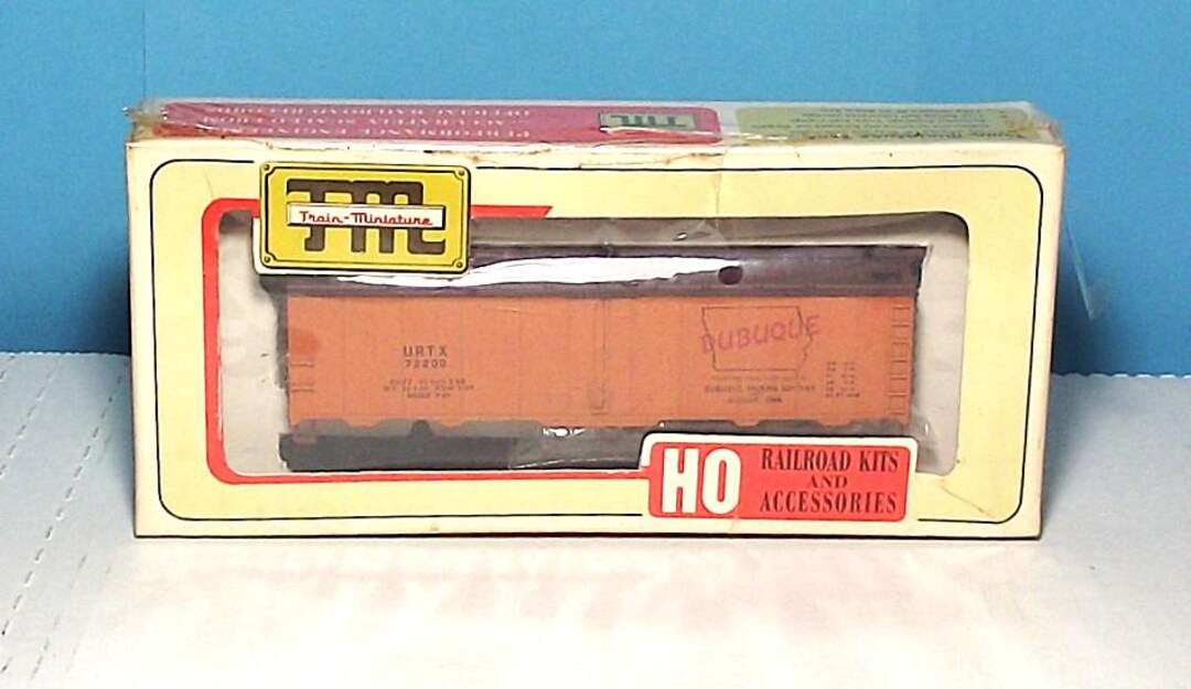 HO Gauge Train-miniature Kit 40' A.R.A. Steel Refrigerator Car Dubuque ...