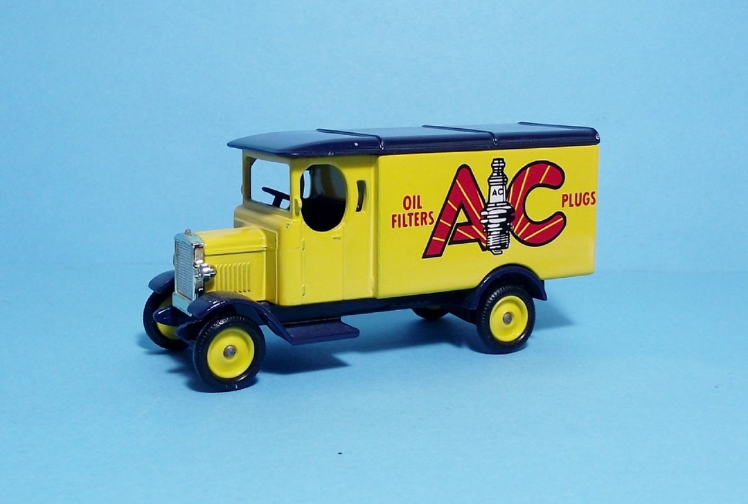 Lledo Days Gone Vintage Series Morris Light Truck for the AC Spark Plug ...