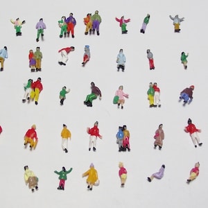 N Gauge 1:160 Scale Model Figures 50 Town People in Several Different ...